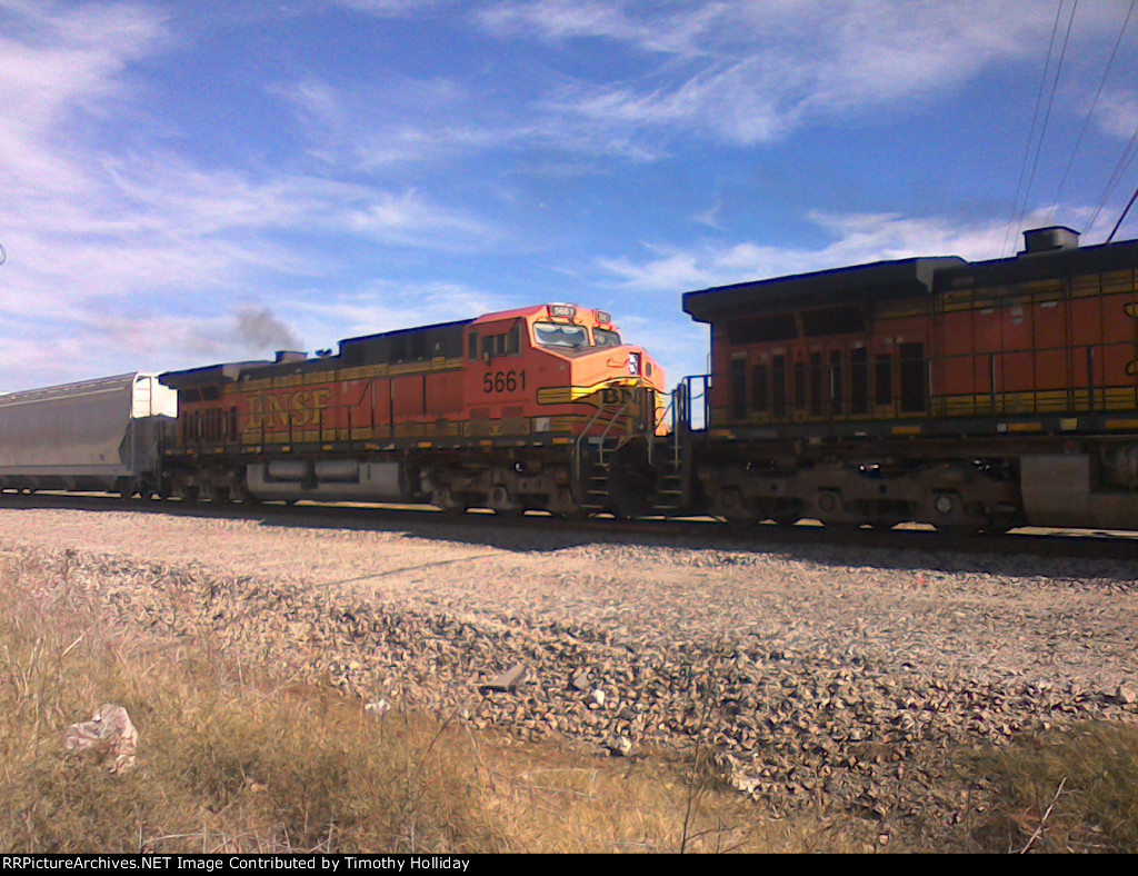 BNSF 5661